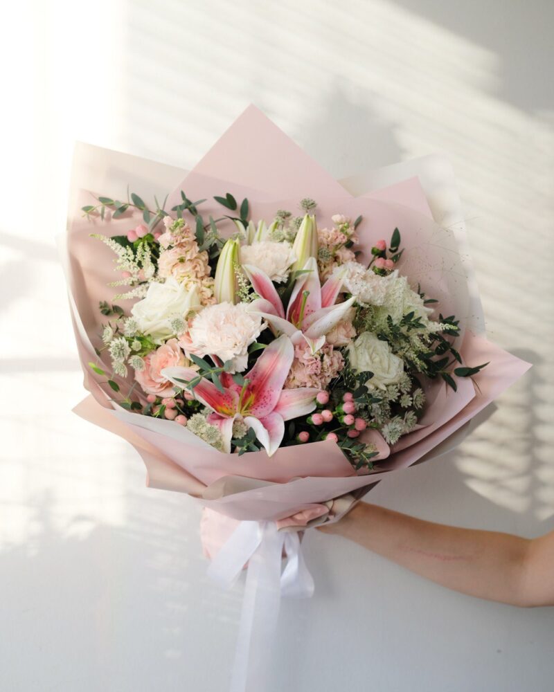 Chic Lily - The Flower Factory